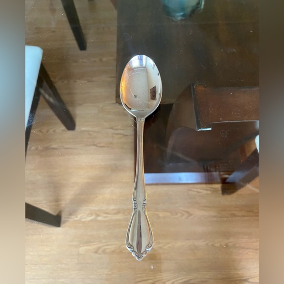 Oneida | Dining | Set Of 4 Soup Spoons Oneida Chateau Stainless ...